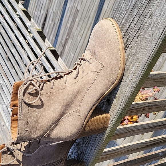 Indigo | Shoes | Indigo Rd Faux Suede Leather Lace Up Ankle Boot Size 9 ...